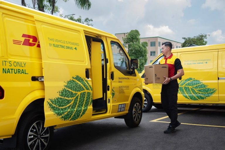 DHL Express Guna Van Elektrik Untuk Penghantaran Yang Pertama di Malaysia